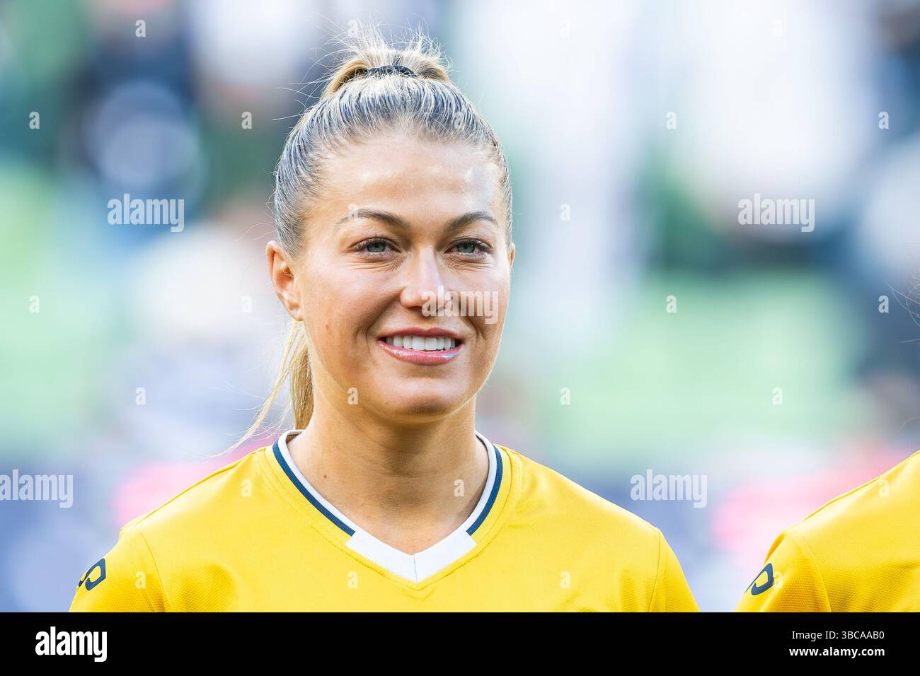 Melbourne, Australia. 18th May, 2025. Sarah Rowe of the Central Coast ...