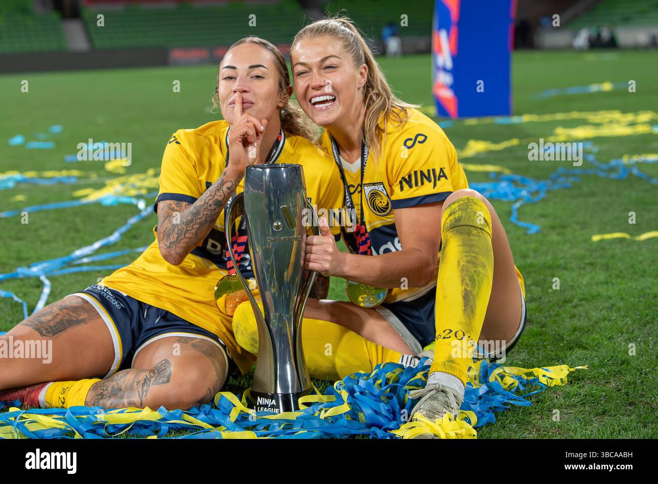 Melbourne, Australia. 18th May, 2025. Brooke Nunn (L) and Sarah Rowe (R ...