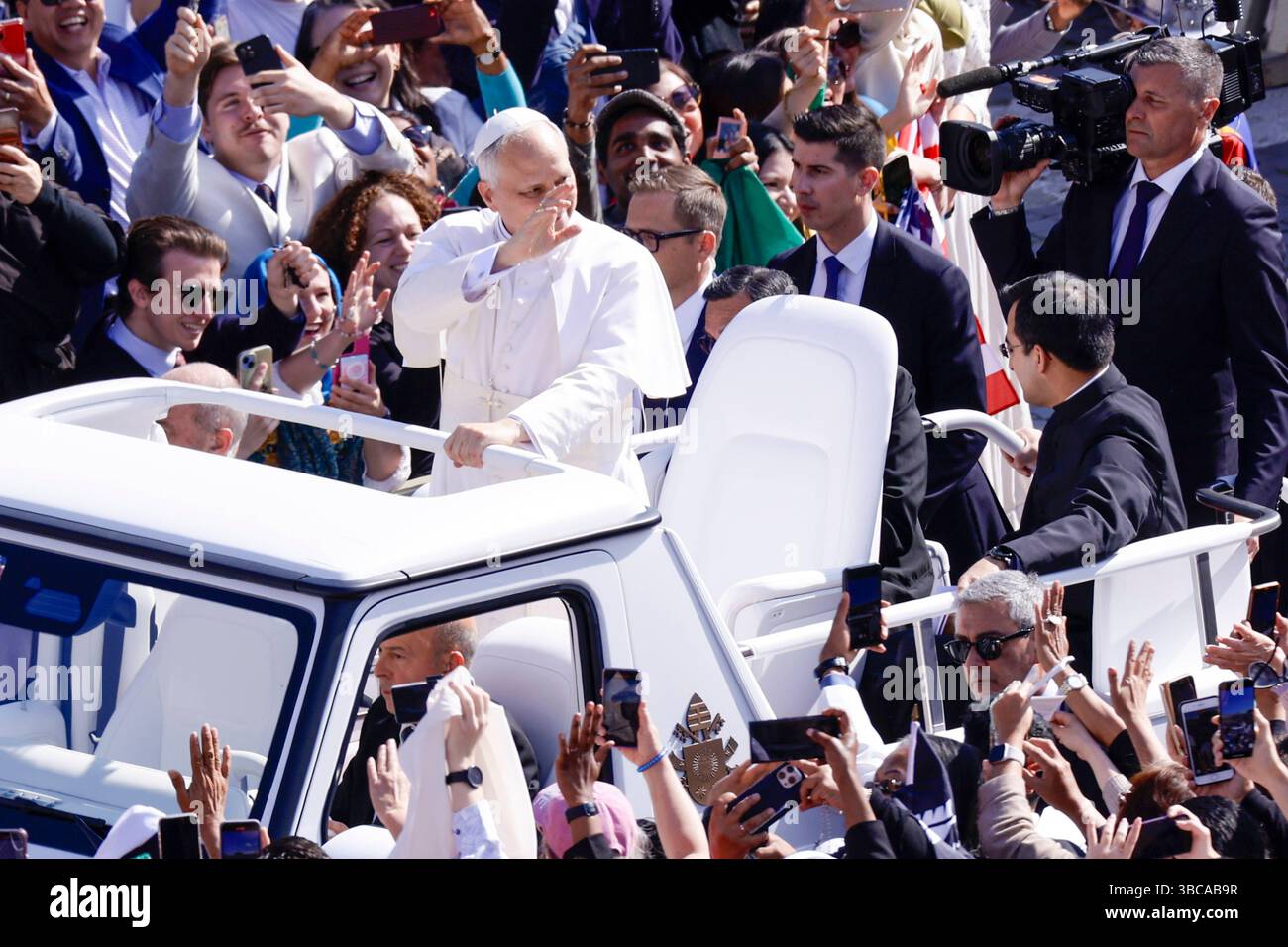 Holy Mass for the Beginning of the Pontificate of Pope Leo XIV Pope Leo ...