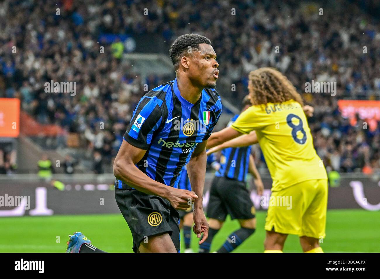 Milano, Italy. 18th May, 2025. Denzel Dumfries (2) of Inter scores for ...