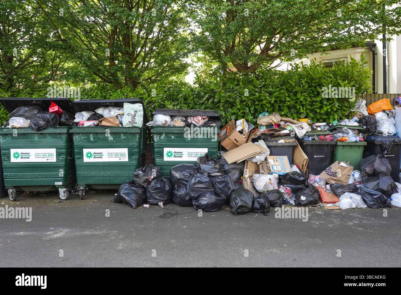 Park Rd, Moseley, Birmingham, 19th May 2025: A huge pile of waste ...