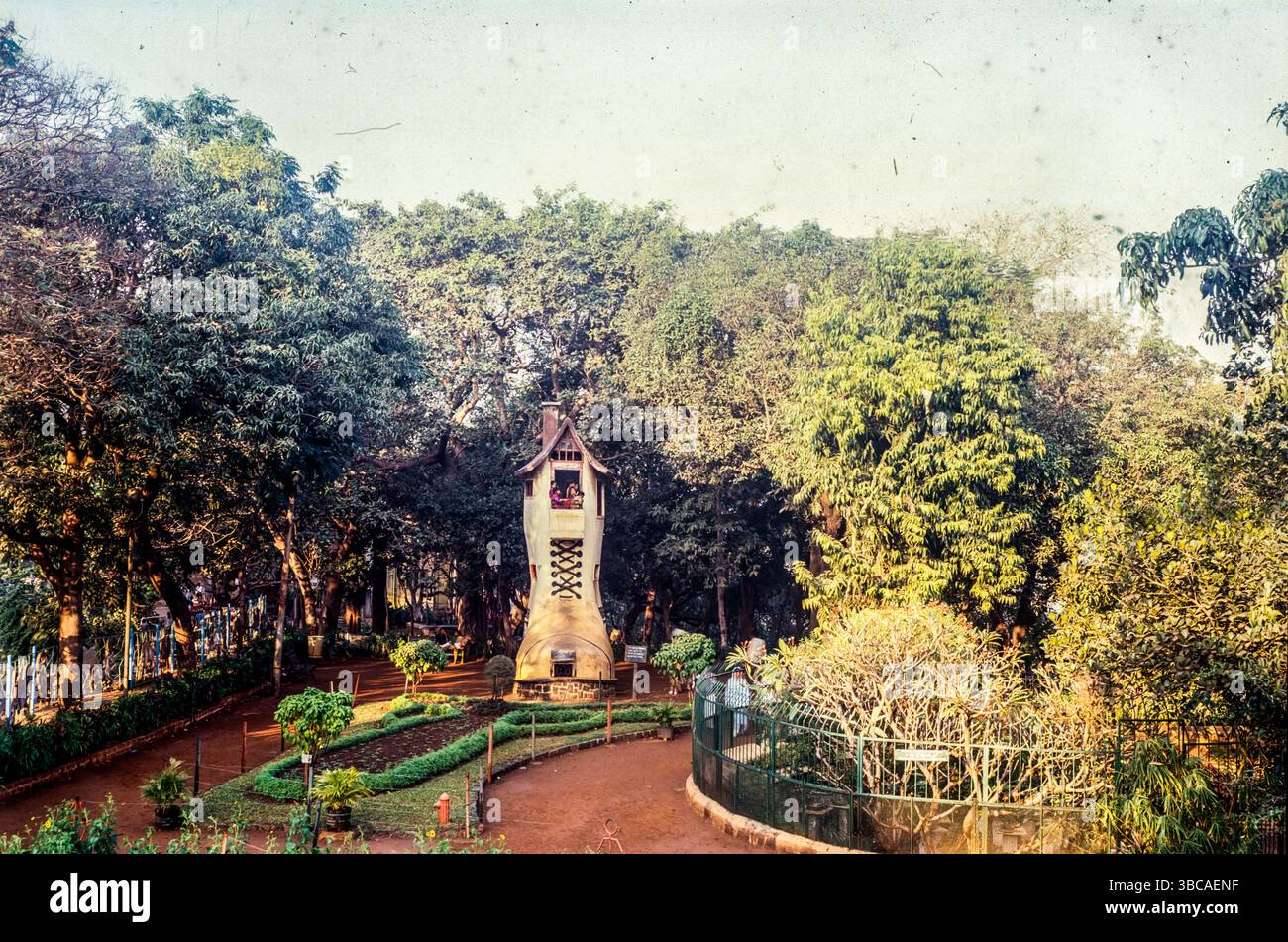 Kamla Nehru Park “Built in 1952, Kamla Nehru Park (Also called 'Old ...