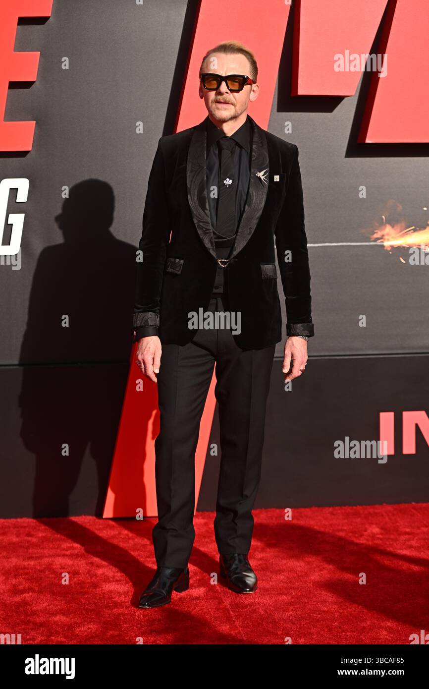 Tom cruise simon pegg hi-res stock photography and images - Alamy