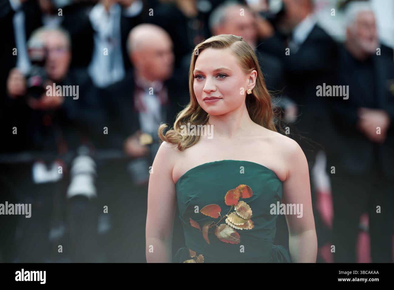 CANNES, FRANCE - MAY 18: Mia Threapleton attends the "The Phoenician ...