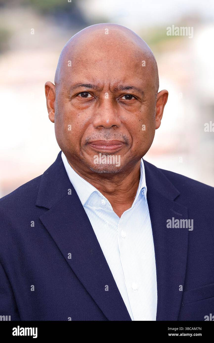 Cannes, Frankreich. 18th May, 2025. Raoul Peck poses at the photocall ...