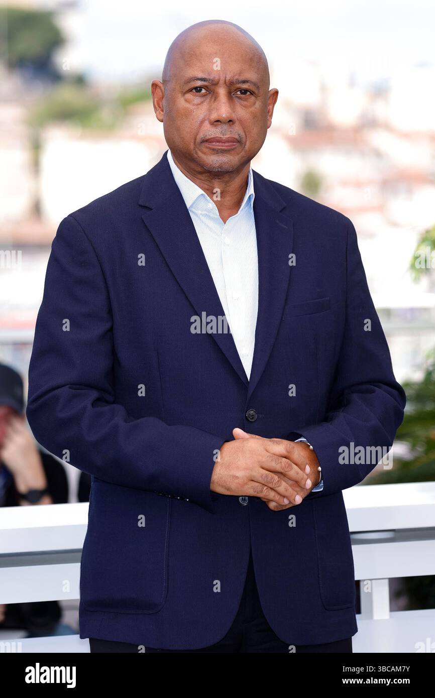 Cannes, Frankreich. 18th May, 2025. Raoul Peck poses at the photocall ...