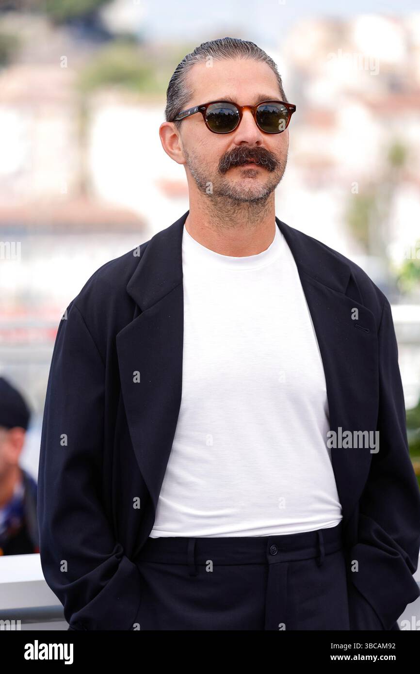 Cannes, Frankreich. 18th May, 2025. Shia LaBeouf poses at the photocall ...