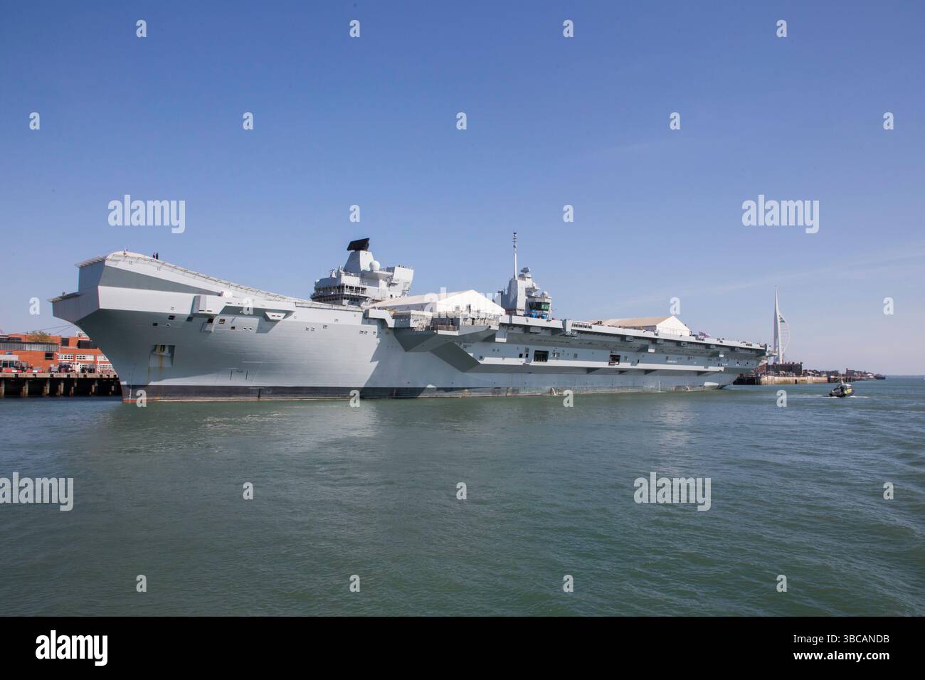 Qec aircraft carrier hi-res stock photography and images - Alamy