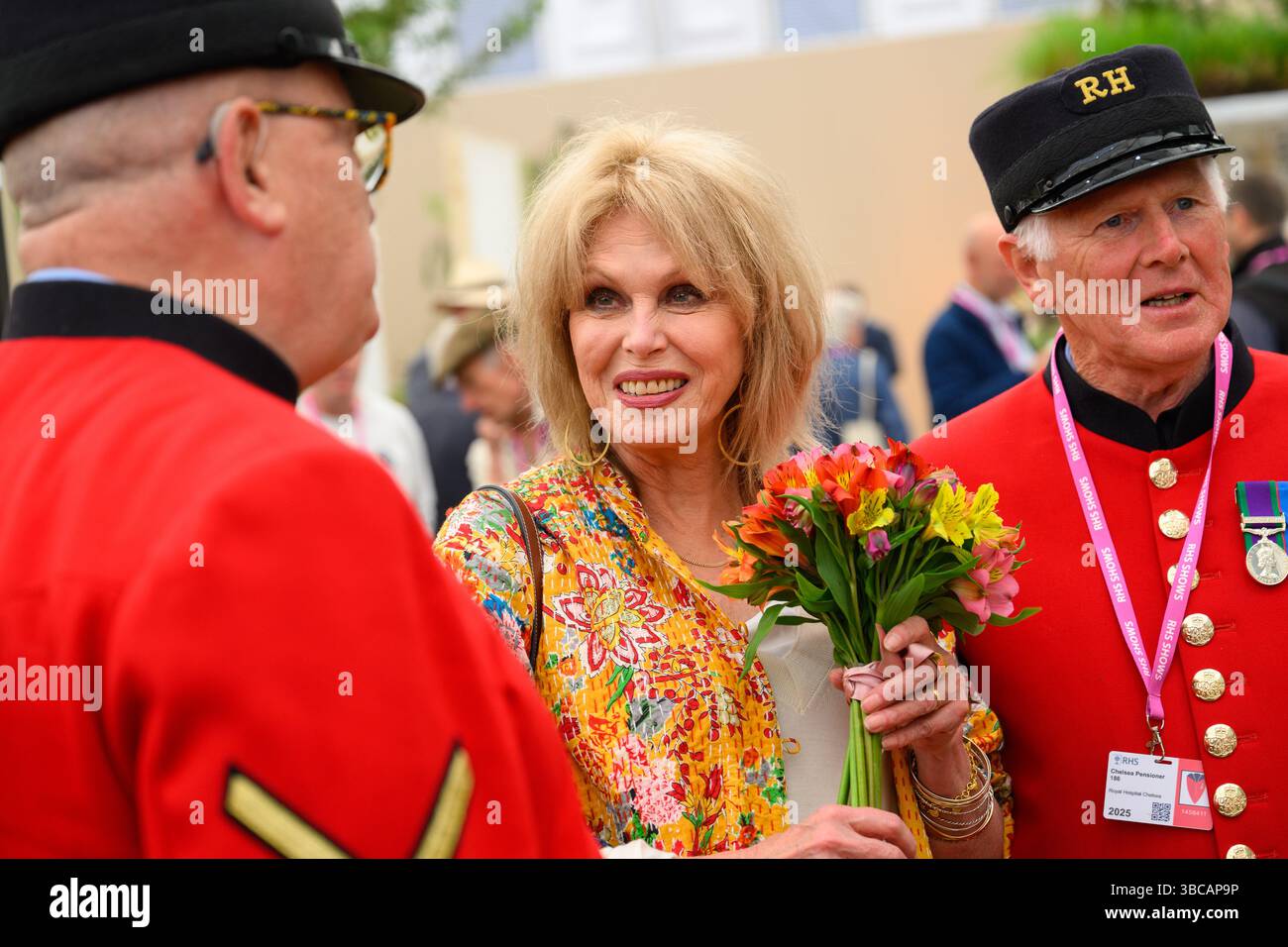 London, UK. 19 May 2025. Dame Joanna Lumley with Chelsea Pensioners at ...