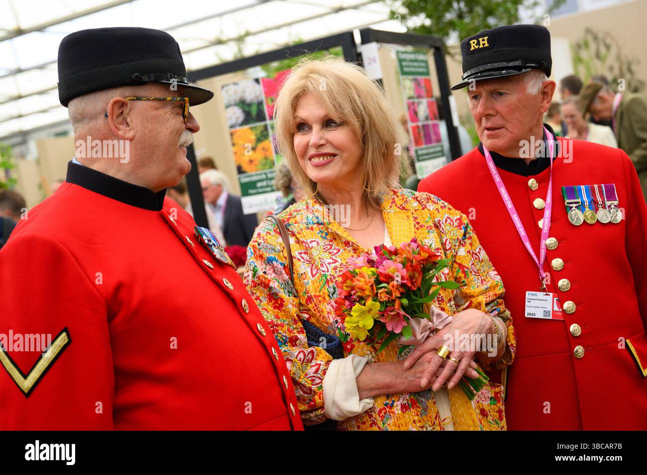 London, UK. 19 May 2025. Dame Joanna Lumley with Chelsea Pensioners at ...