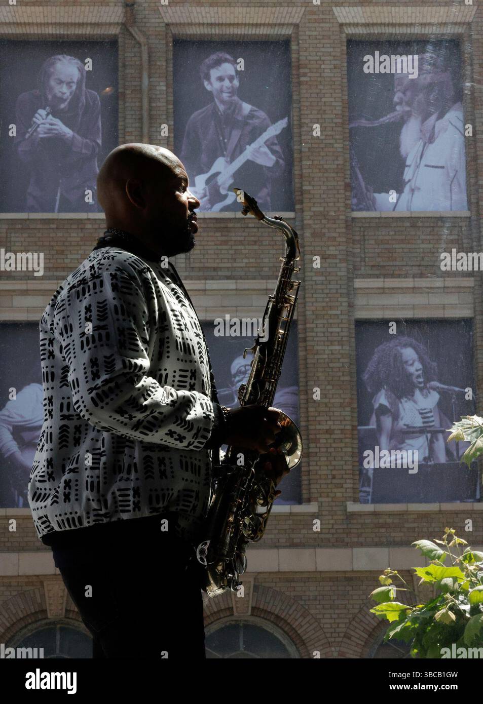 Oakland saxophonist Howard Wiley, SFJazz resident artistic director ...