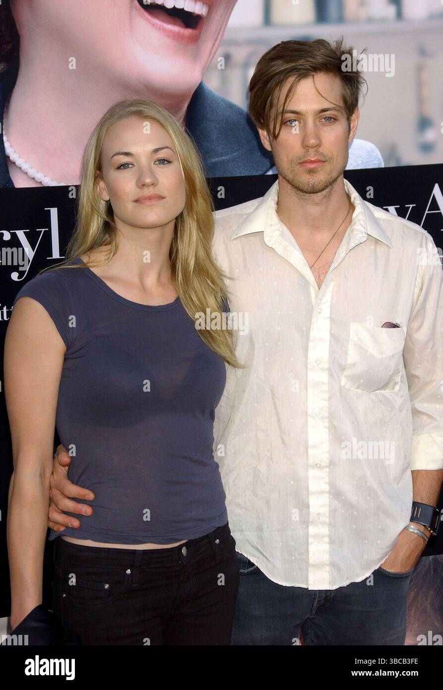 Yvonne Strahovski and Tim Lowden at the Premiere of "Julie & Julia ...