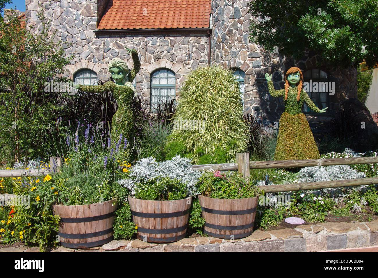 Elsa and Anna from snow topiary garden in Norway Pavilion, Epcot ...