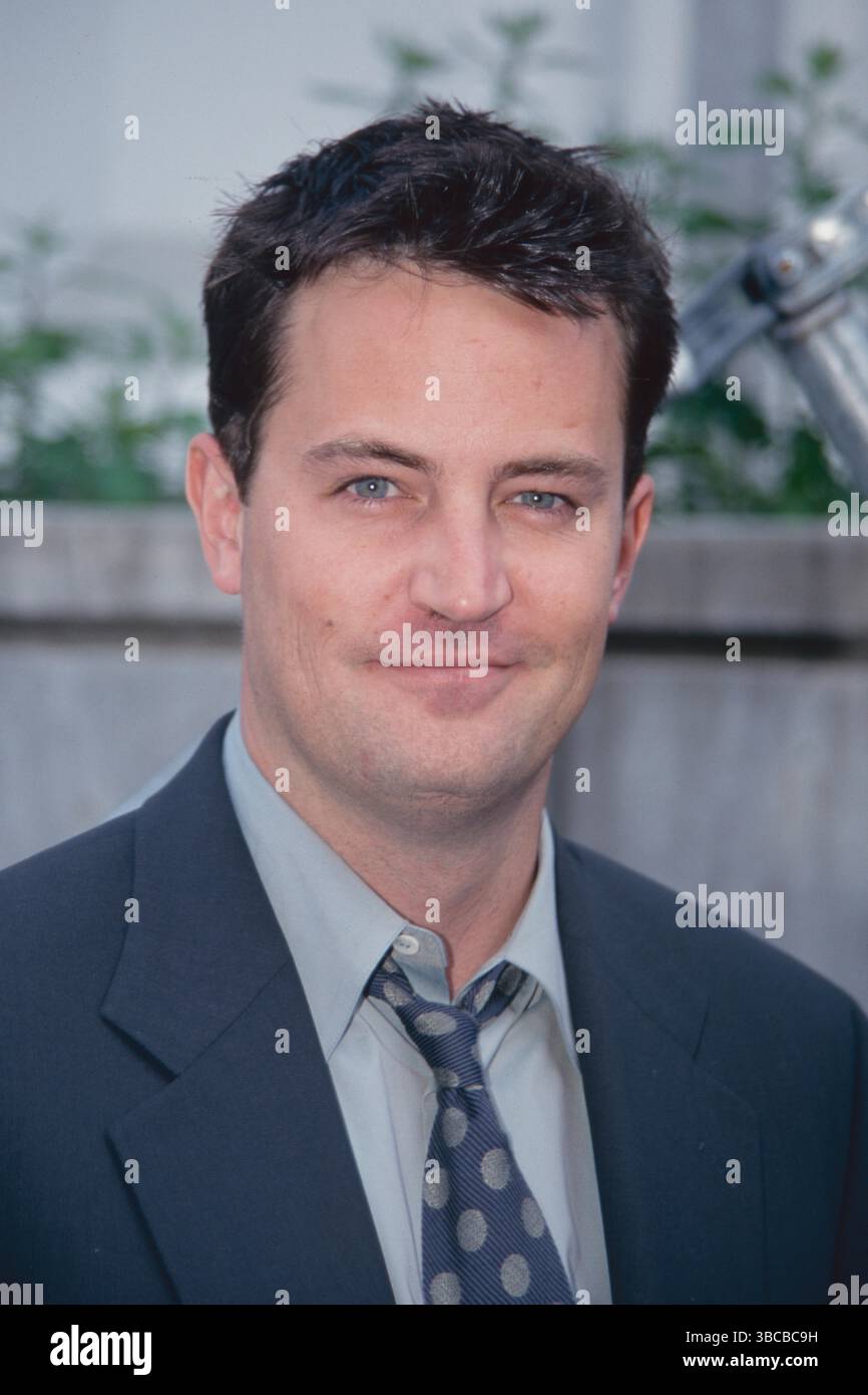 NEW YORK, NY- MAY 17: Matthew Perry arrives at the 1999-2000 NBC ...