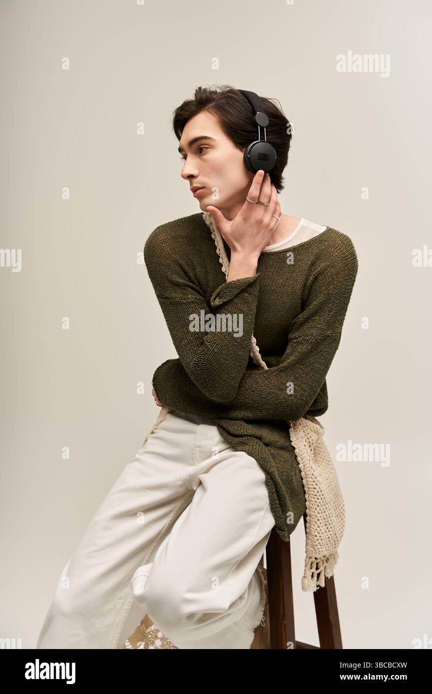 Non binary models hi-res stock photography and images - Alamy