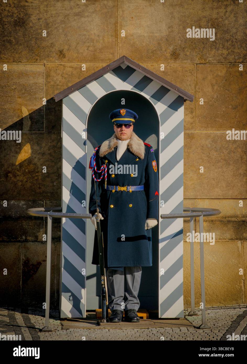 CASTLE GUARD, PRAGUE, CZECH REPUBLIC Stock Photo - Alamy