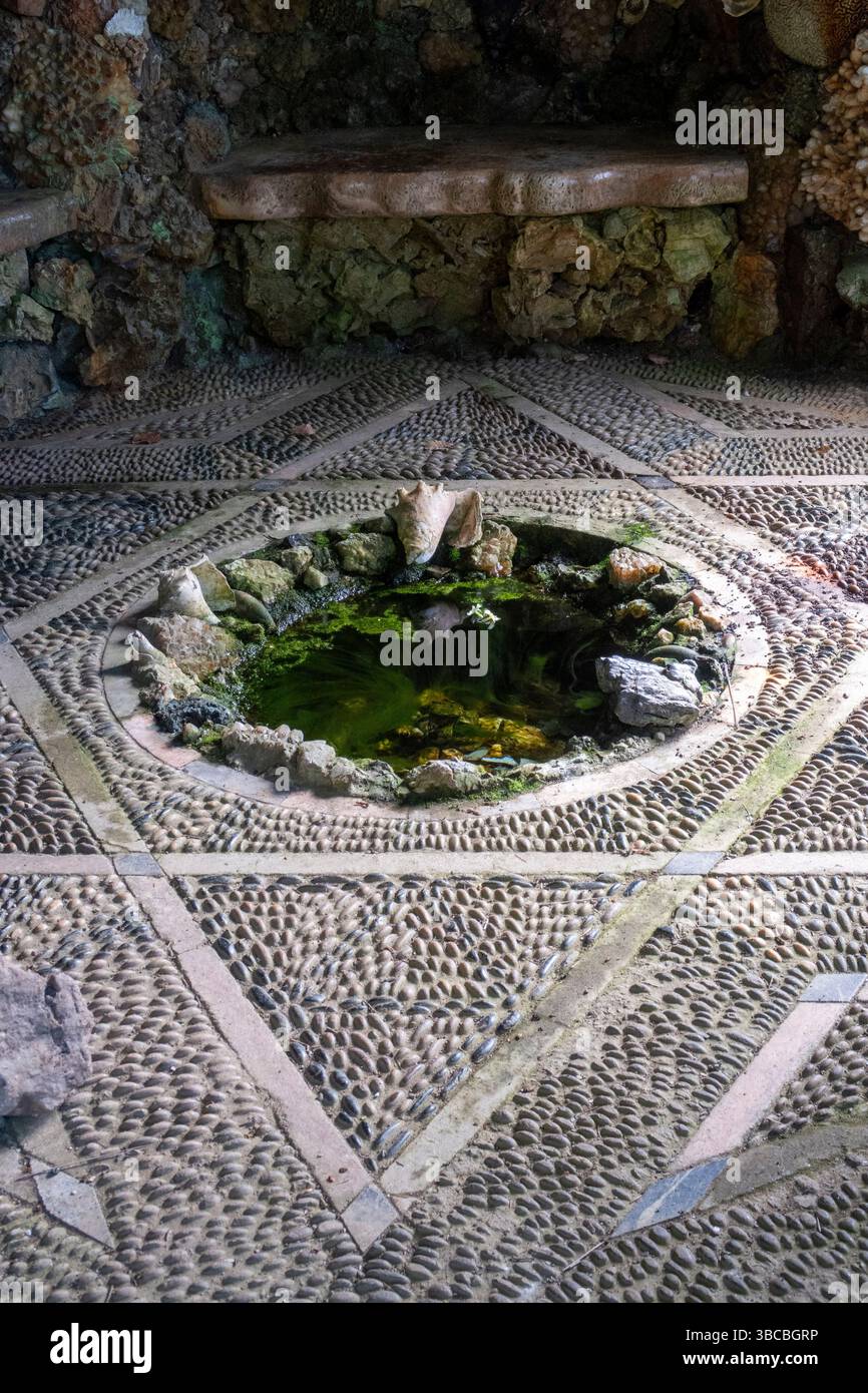 Room made of sea shells hi-res stock photography and images - Alamy