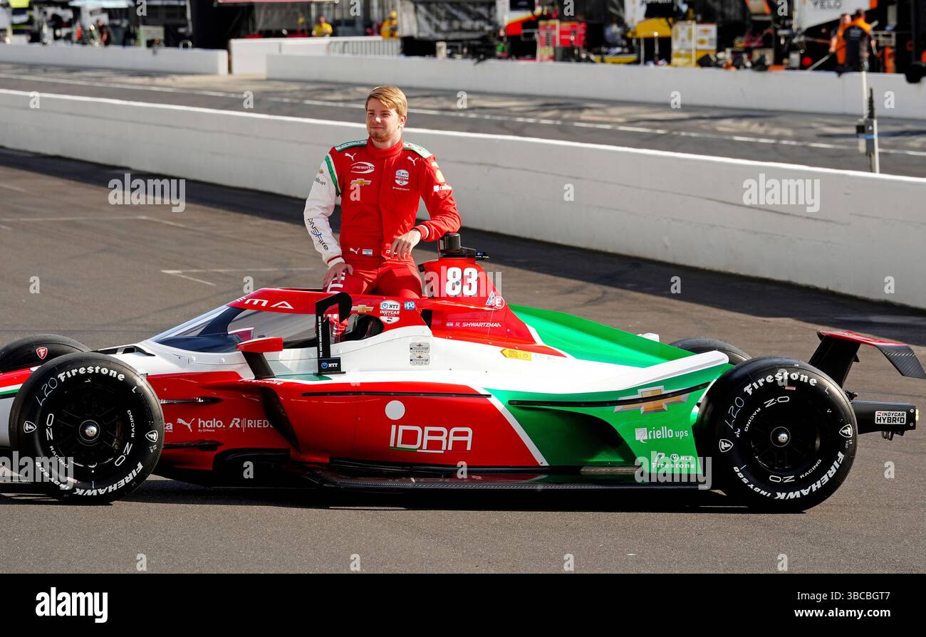 INDIANAPOLIS, IN - MAY 19: IndyCar driver and pole sitter Robert ...