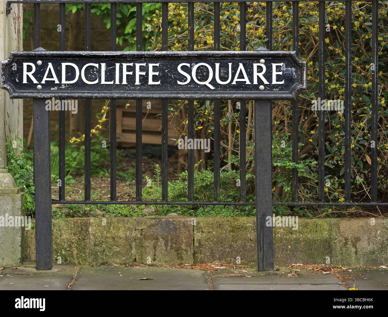 Road sign for Radcliffe Square, Oxford, England Stock Photo - Alamy