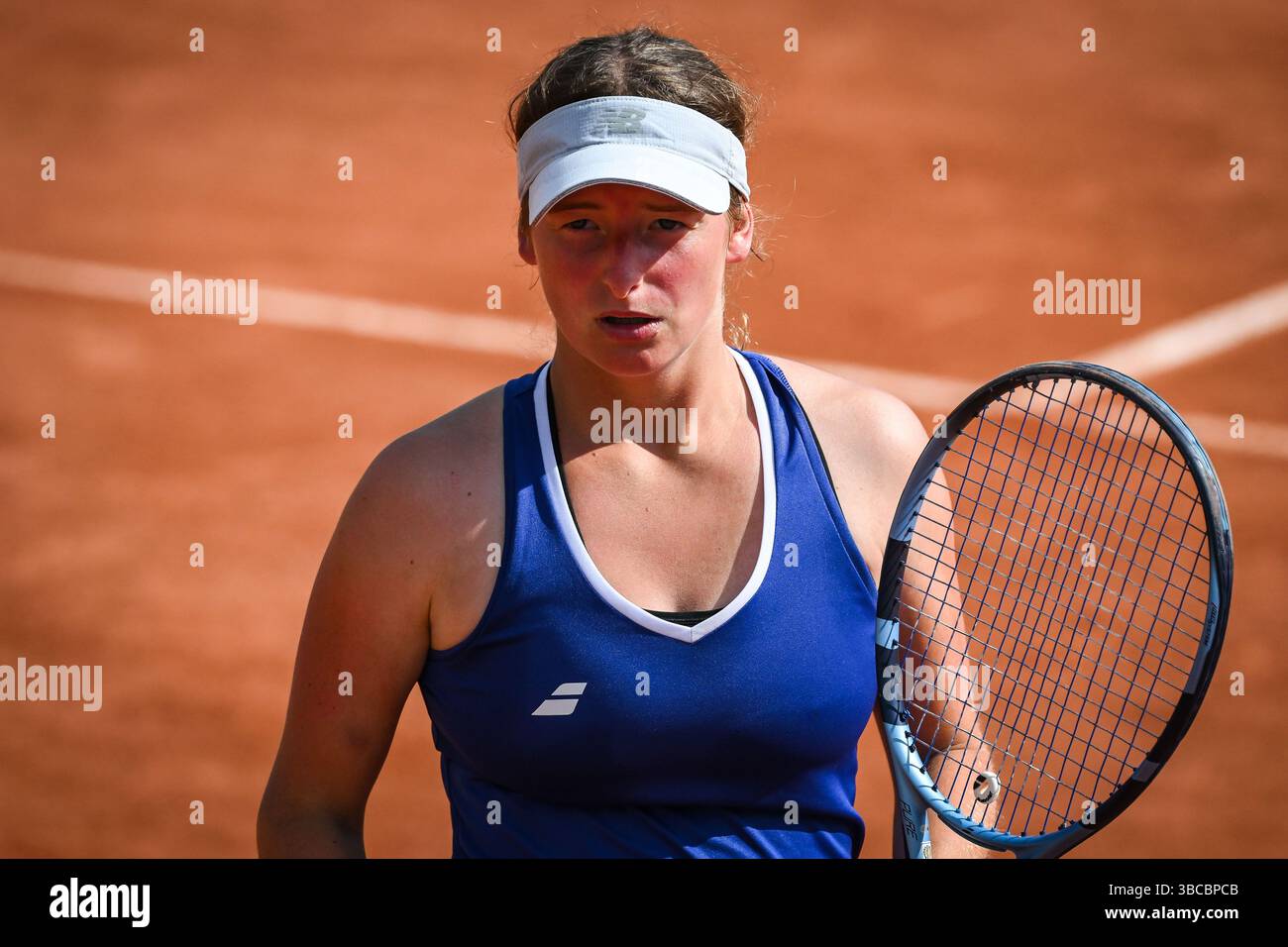 Manon LEONARD of France during the first qualifying day of the Roland ...
