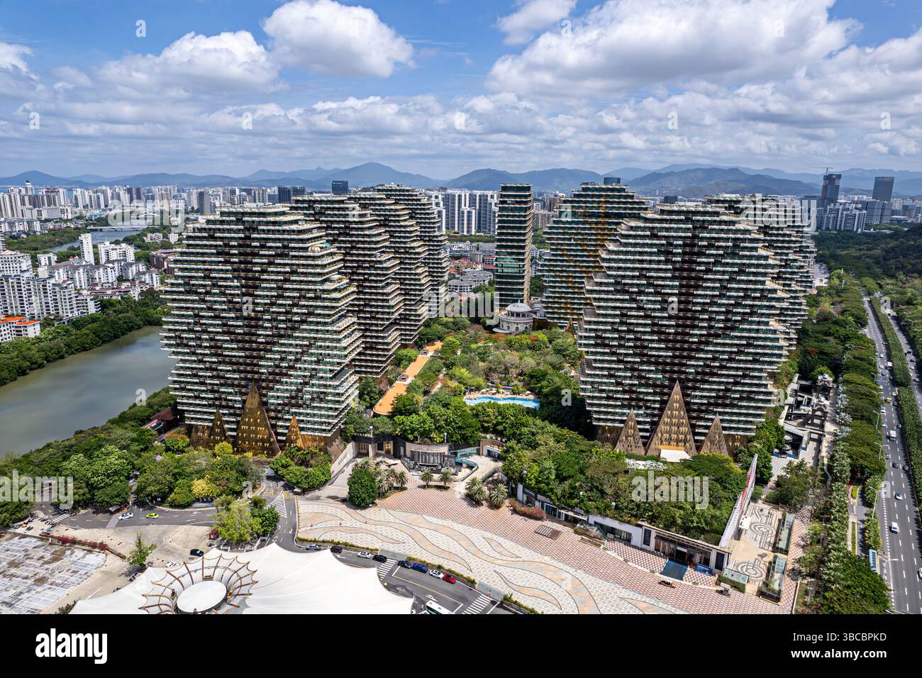 Beautiful resort houses in hainan hi-res stock photography and images ...
