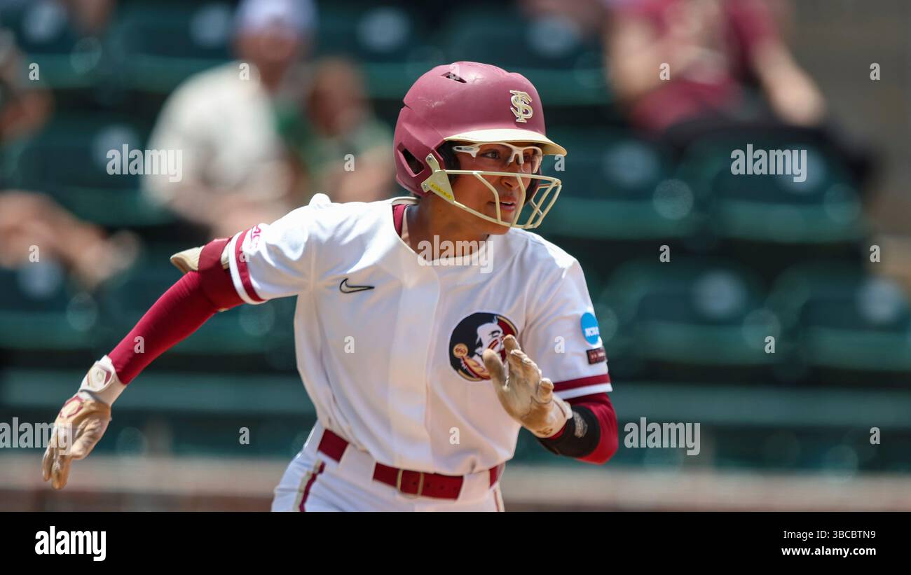 Florida State infielder Isa Torres (3) runs to first base during an ...