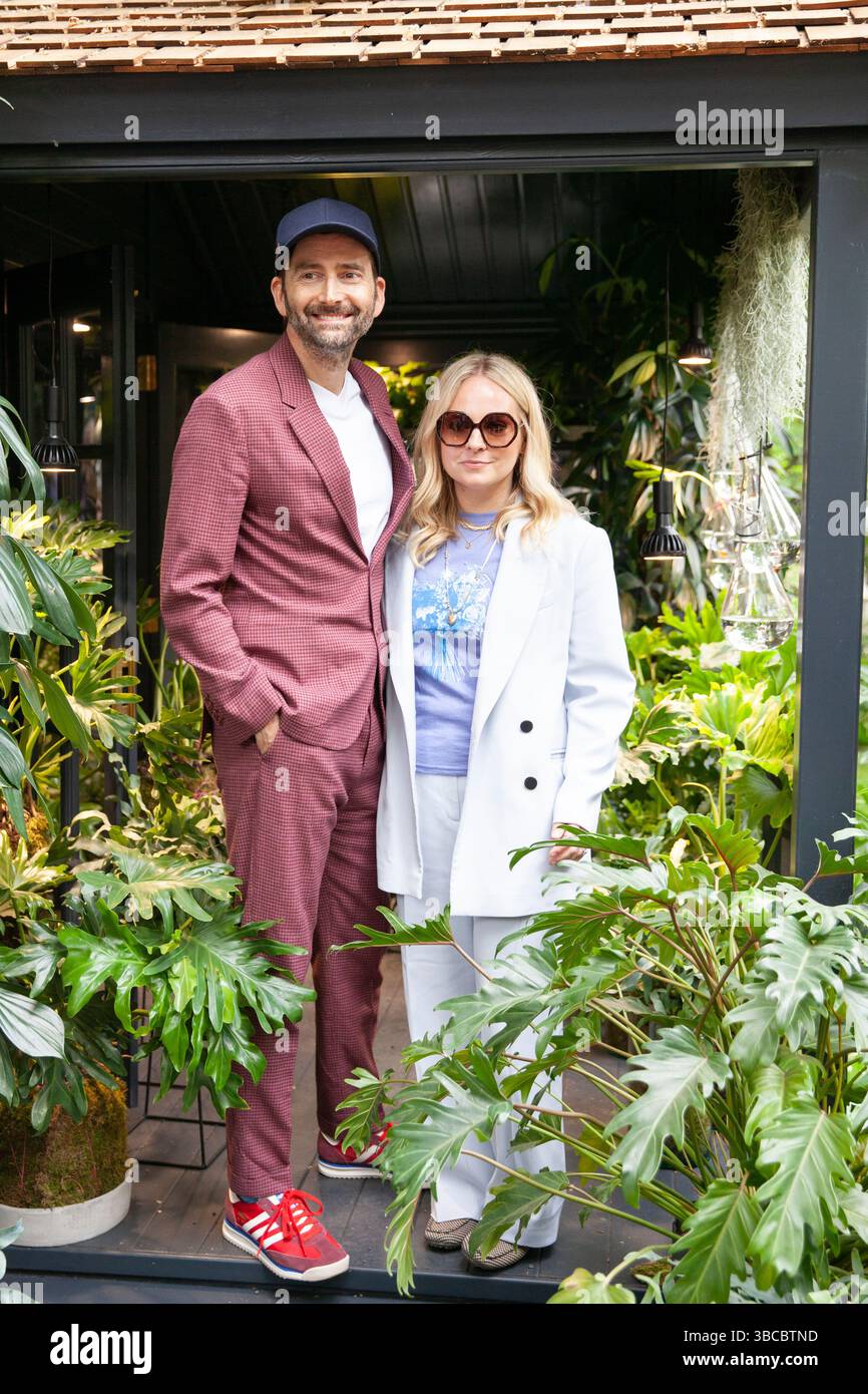 David tennant and wife georgia tennant hi-res stock photography and ...
