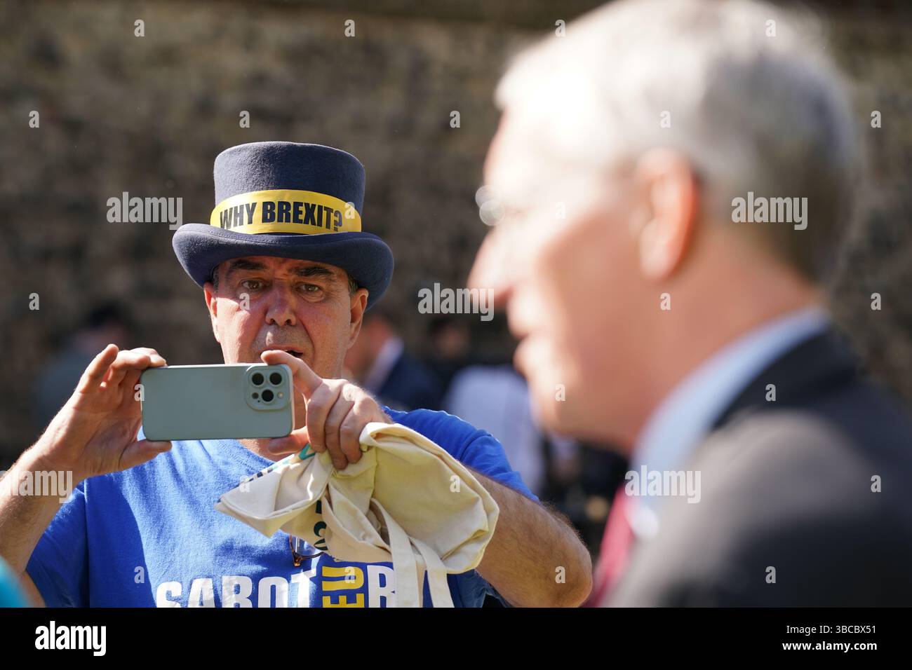 Anti-Brexit protester Steve Bray films Northern Ireland Secretary ...