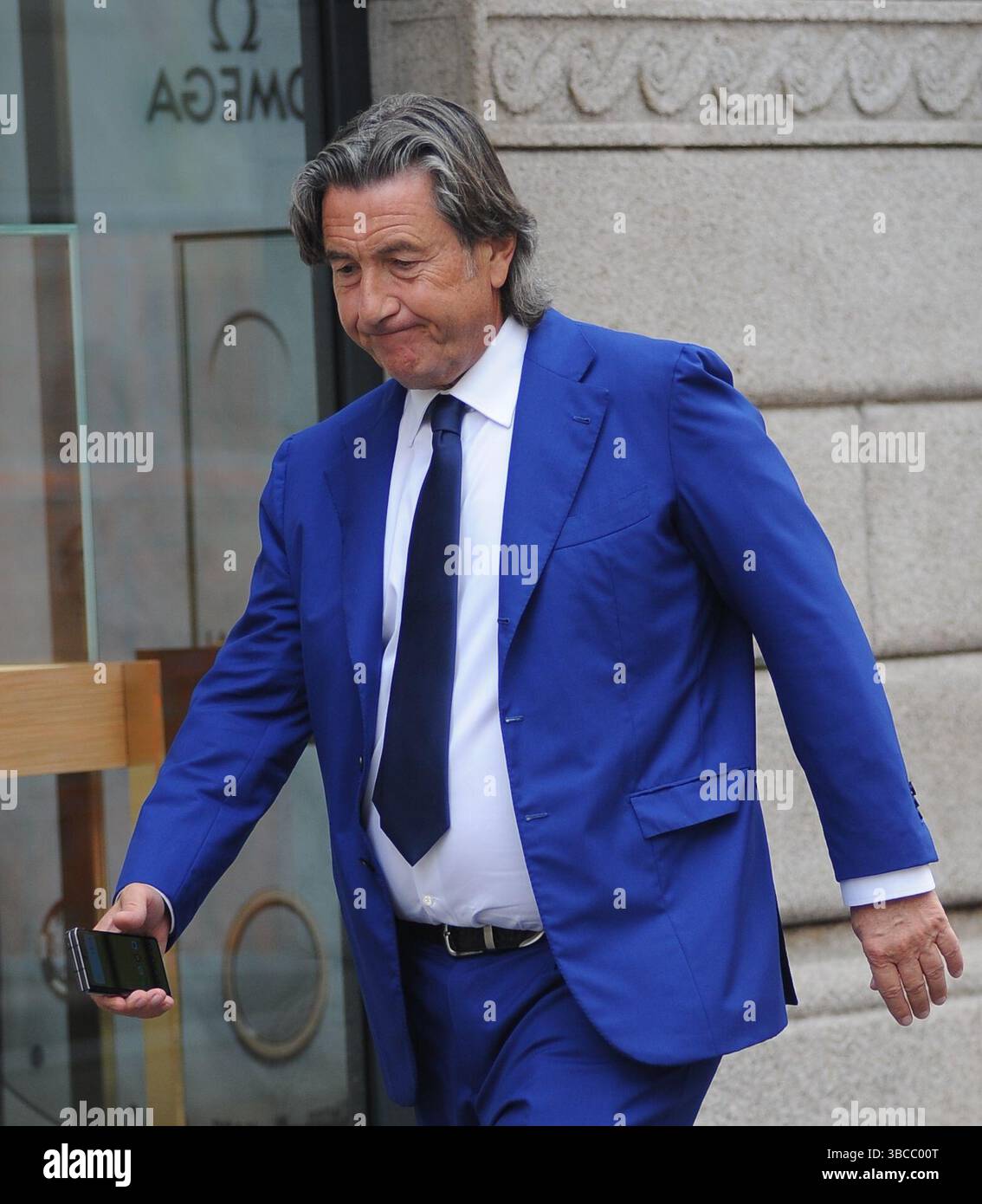 Milan, Antonio De Rensis, Alberto Stasi's lawyer, caught walking ...