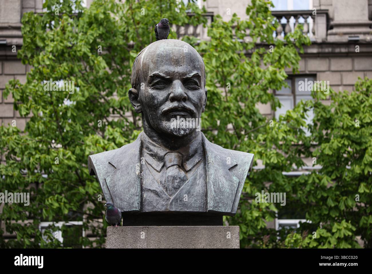 Bust lenin on street hi-res stock photography and images - Alamy