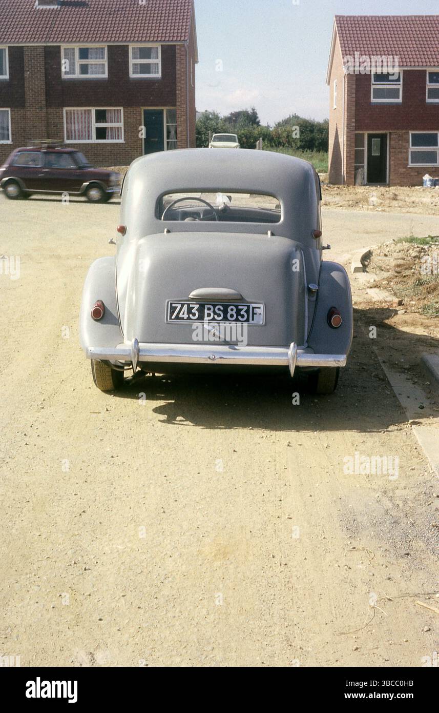 Welded unitary body chassis hi-res stock photography and images - Alamy
