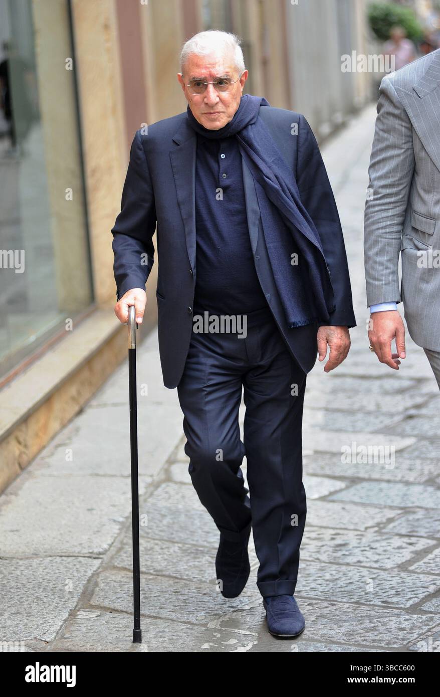 Milan, Marcello Dell'Utri walks through the streets of the center Stock ...