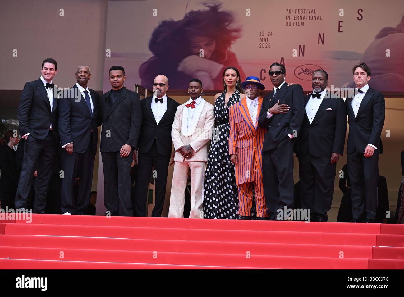 (left to right) Jason Michael Berman, Denzel Washington, Elijah Wright ...