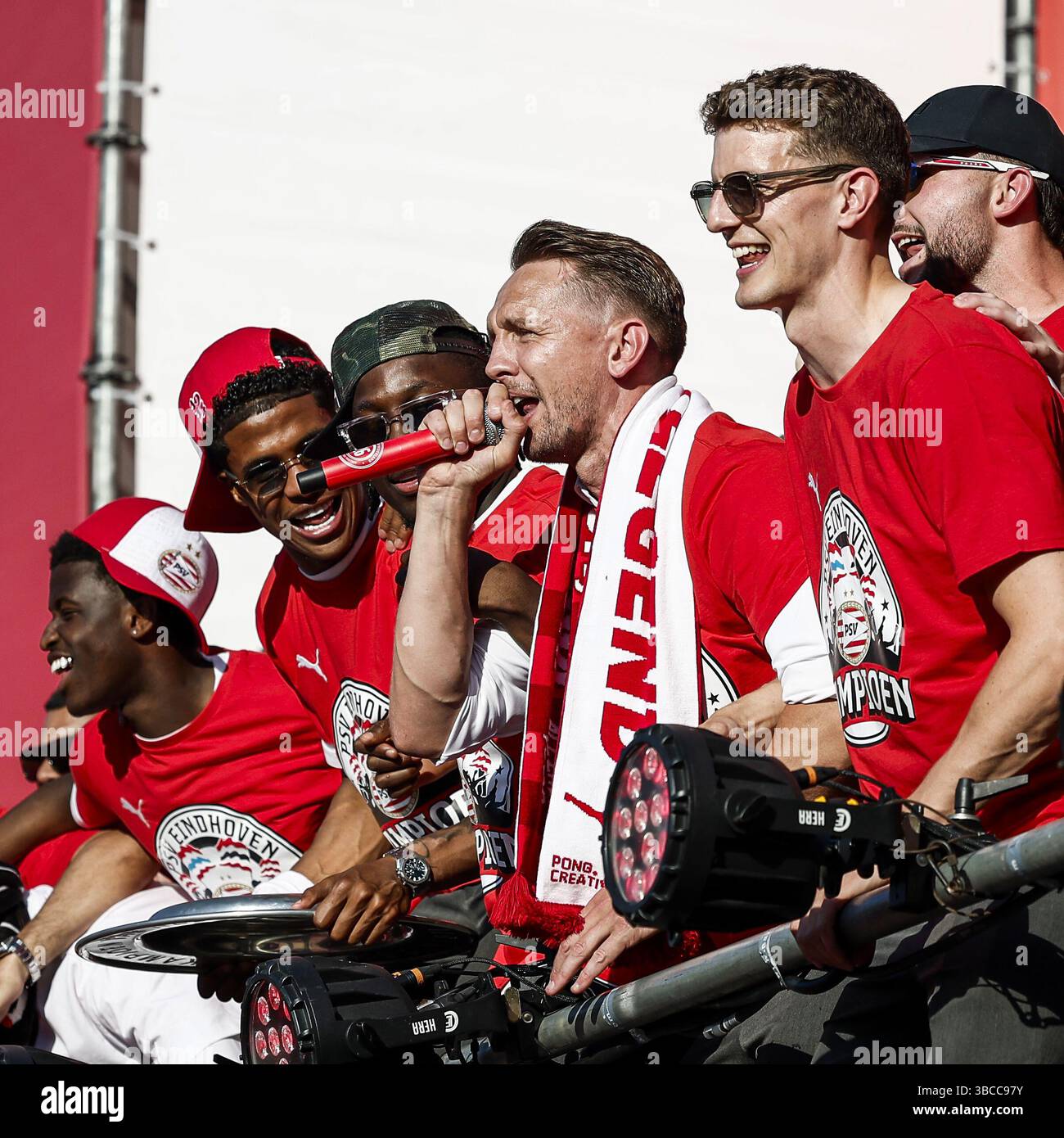 EINDHOVEN - Players and staff of PSV celebrate the national ...