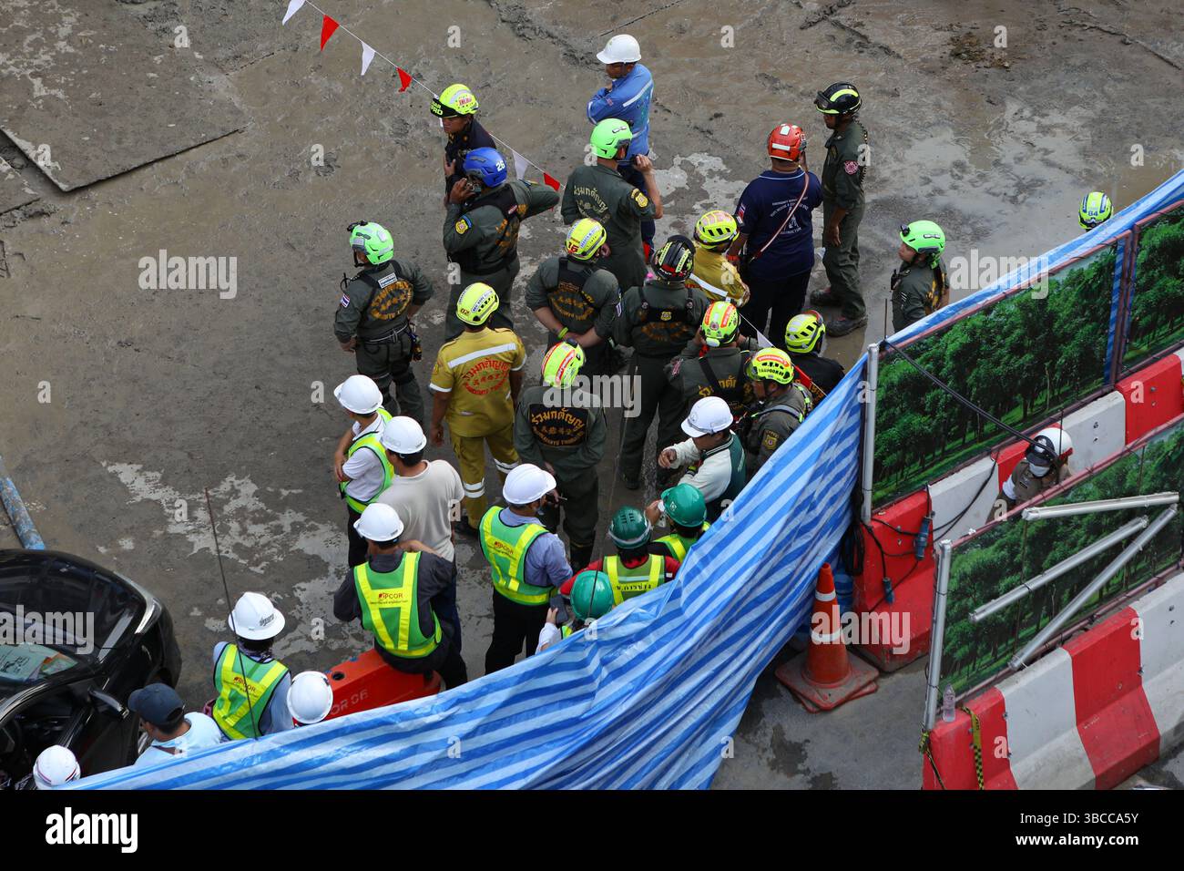 Rescuers are racing against time to save a the Workers fall into deep ...