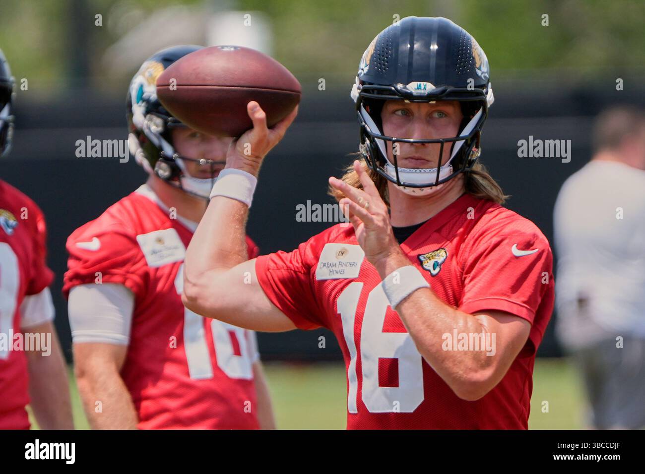 Jacksonville Jaguars quarterback Trevor Lawrence (16) throws a pass ...