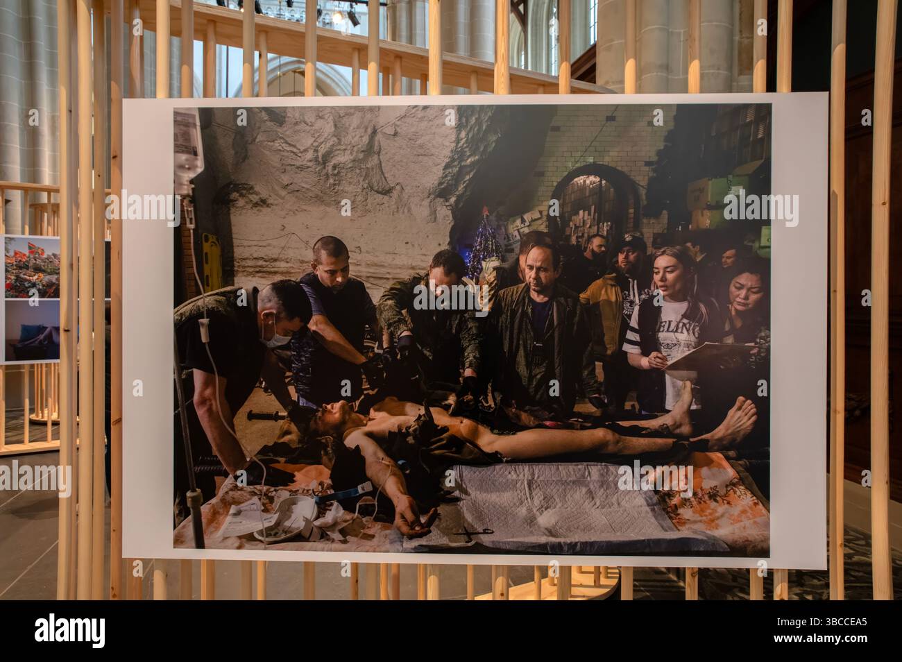 Photo Underground Field Hospital At The World Press Photo Exhibition At ...
