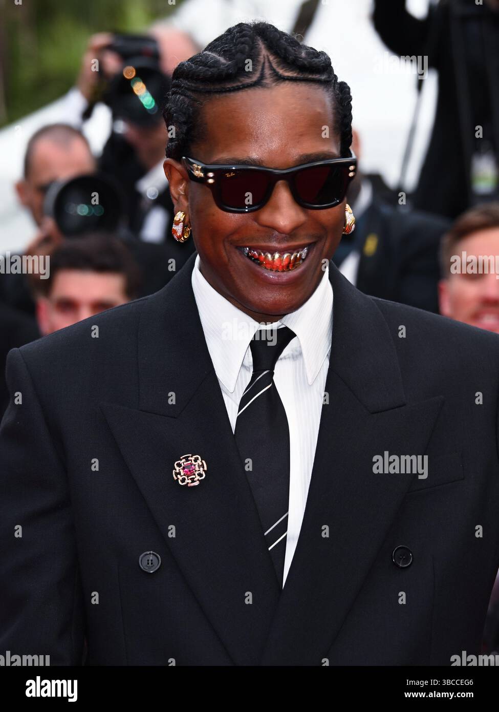 Cannes, Italy. 19th May, 2025. evening 7 - Red Carpet of the film ...