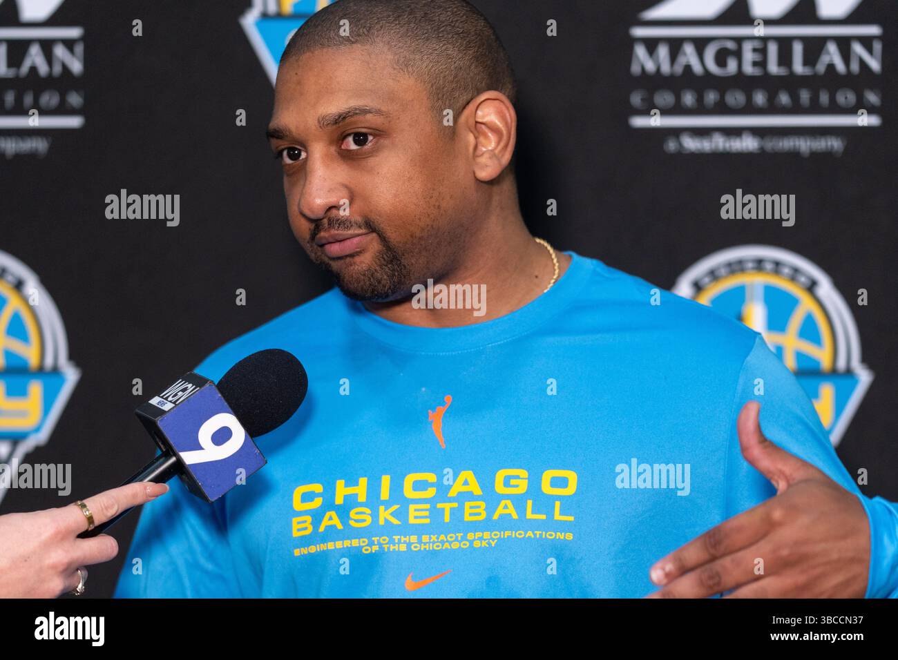 Deerfield, United States. 15th May, 2025. Chicago Sky head coach Tyler ...