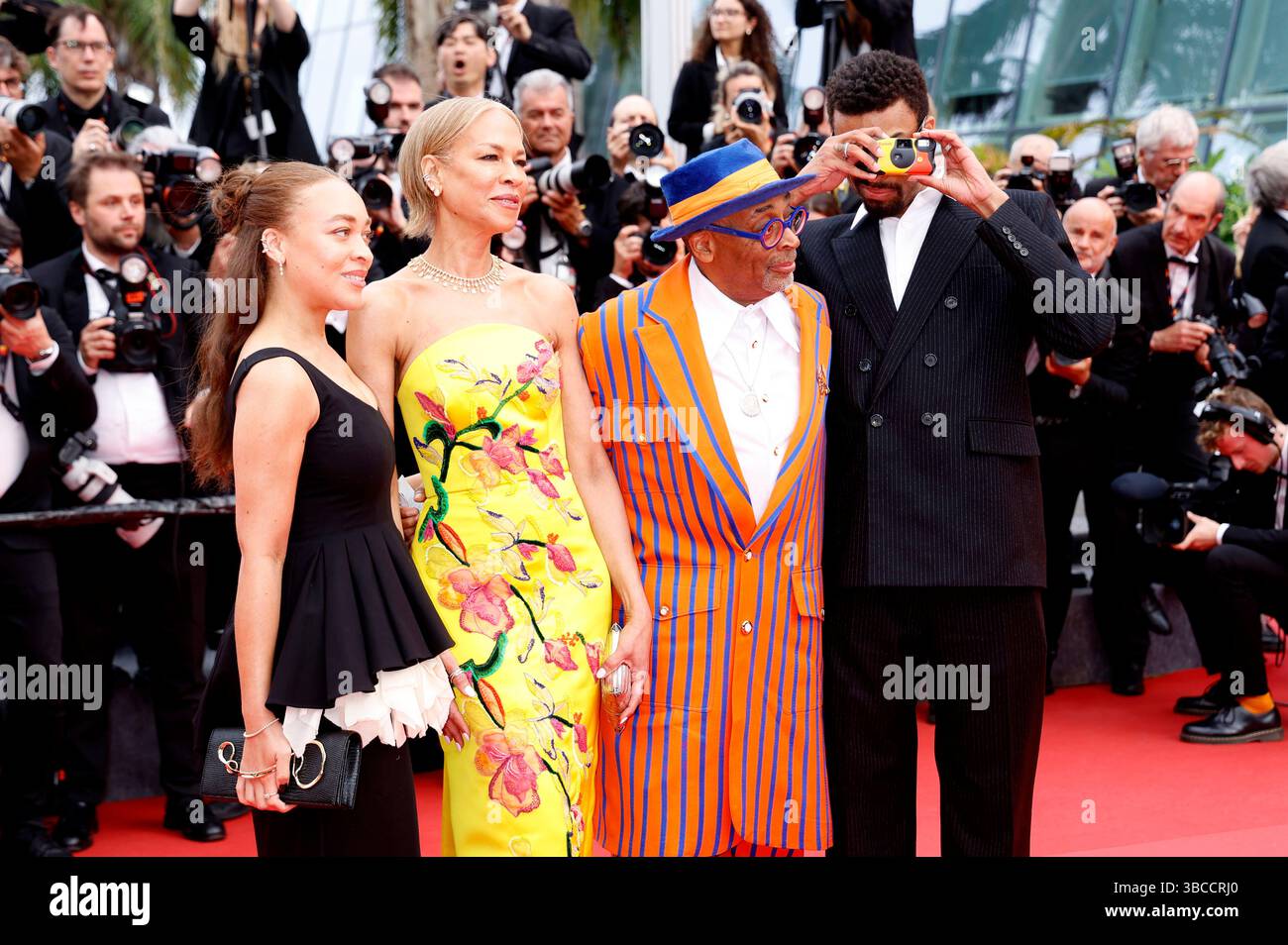 Spike Lee mit Tochter Satchel Lee, Ehefrau Tonya Lewis Lee und Sohn ...
