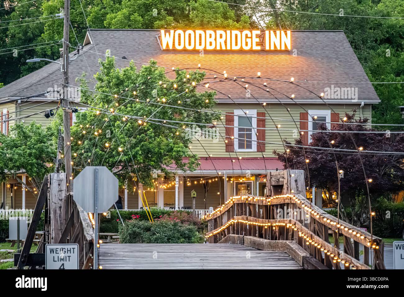 Woodbridge Inn & Tavern in downtown Jasper, Georgia. (USA Stock Photo ...