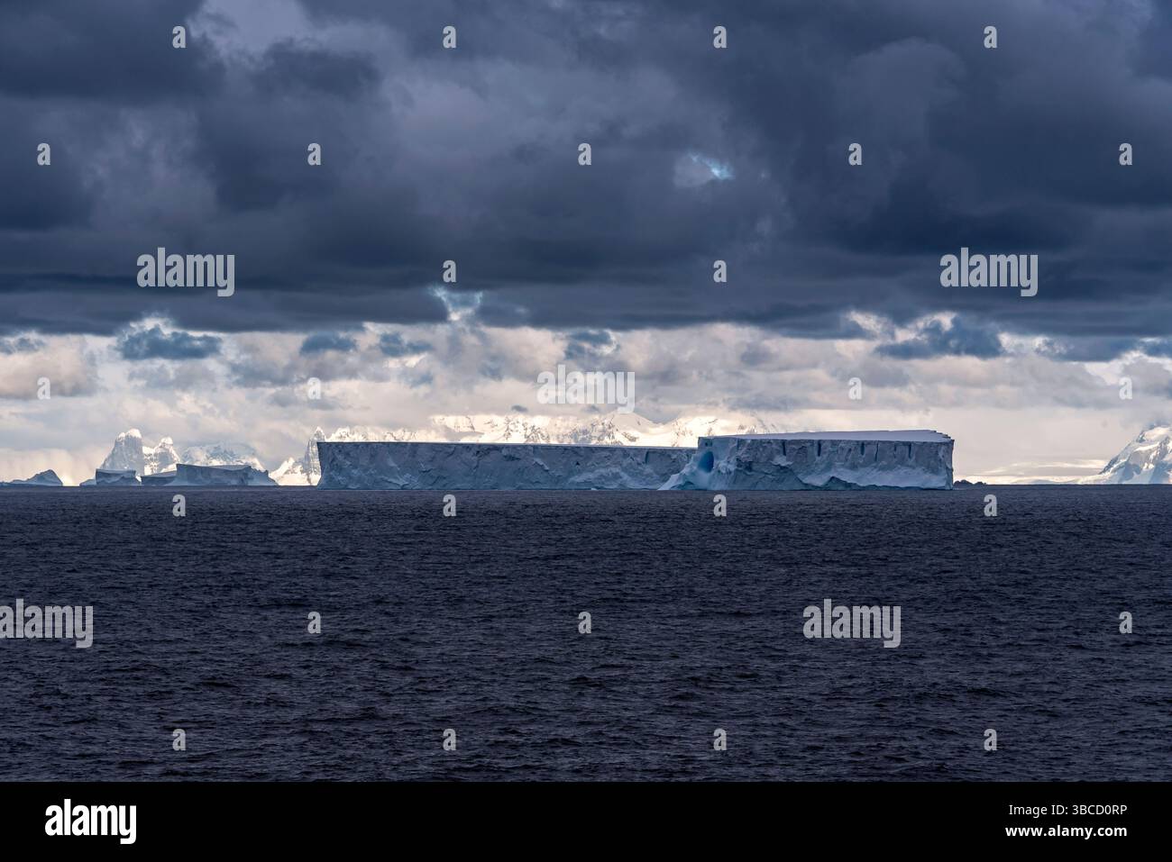 Bismarck Strait. Peninsula Antartica, Antartica Stock Photo - Alamy