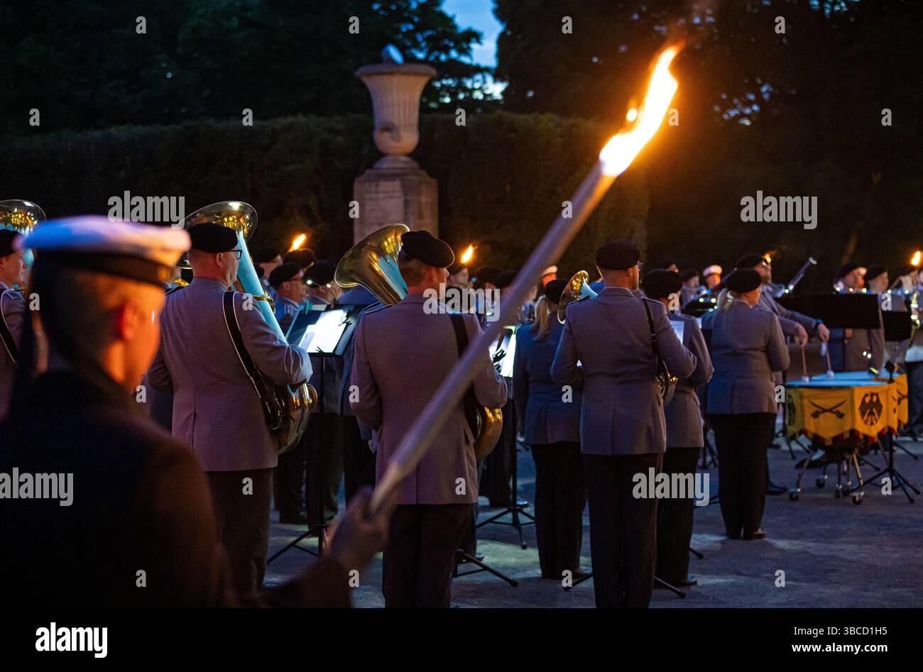 Hanover, Germany. 19th May, 2025. Musicians take part in a Bundeswehr ...