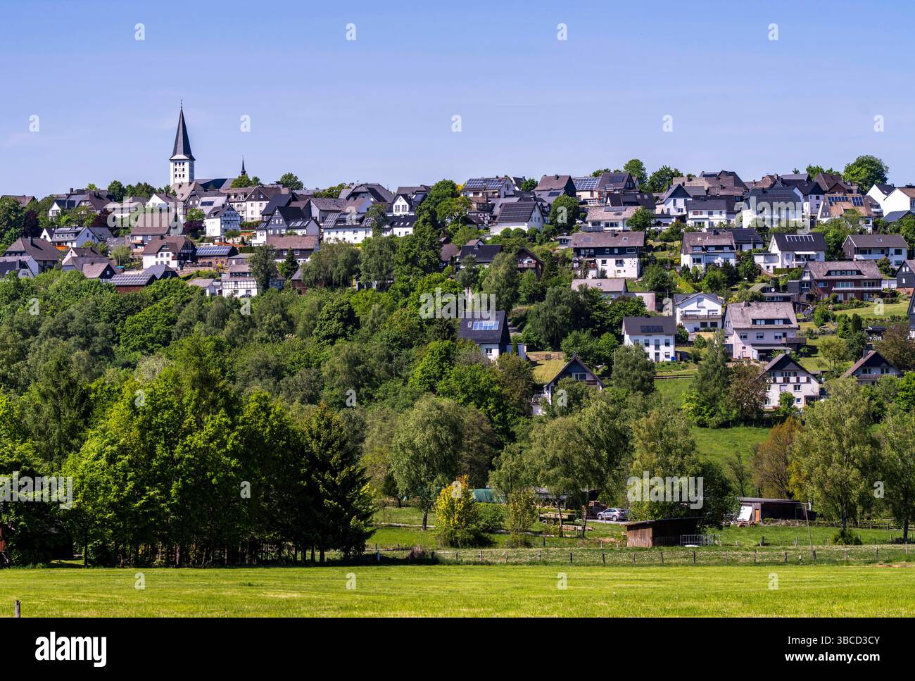 Der Ort Hirschberg im Sauerland, NRW, Deutschland Sauerland Hirschberg ...