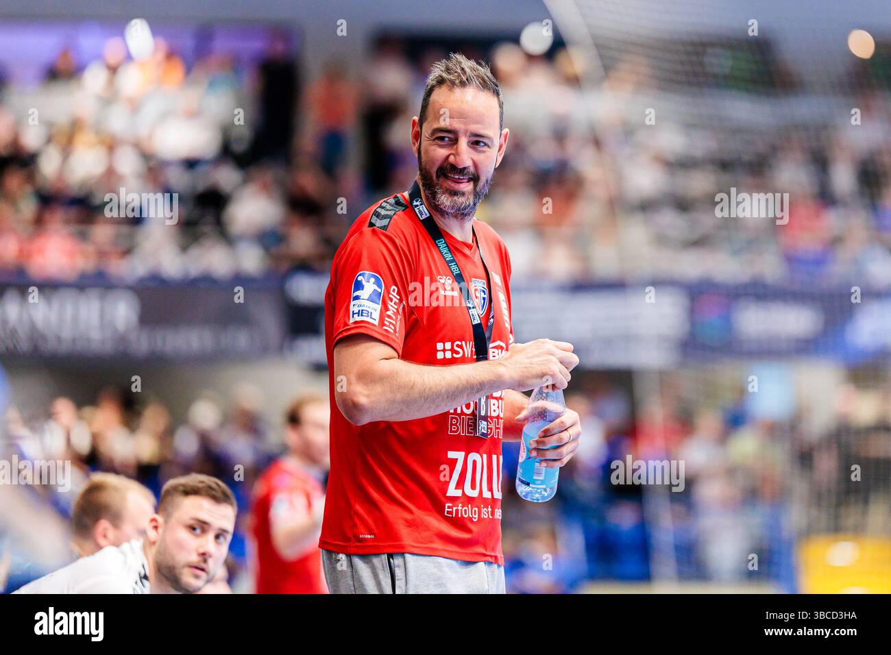 Iker Romero (SG BBM Bietigheim, Trainer) laechelt / freut sich GER, TBV ...