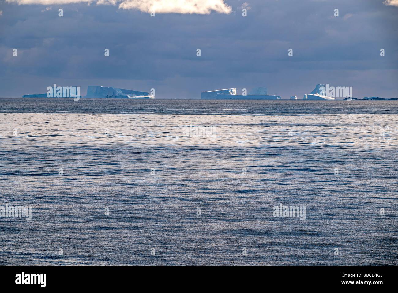 Bismarck Strait. Peninsula Antartica, Antartica Stock Photo - Alamy