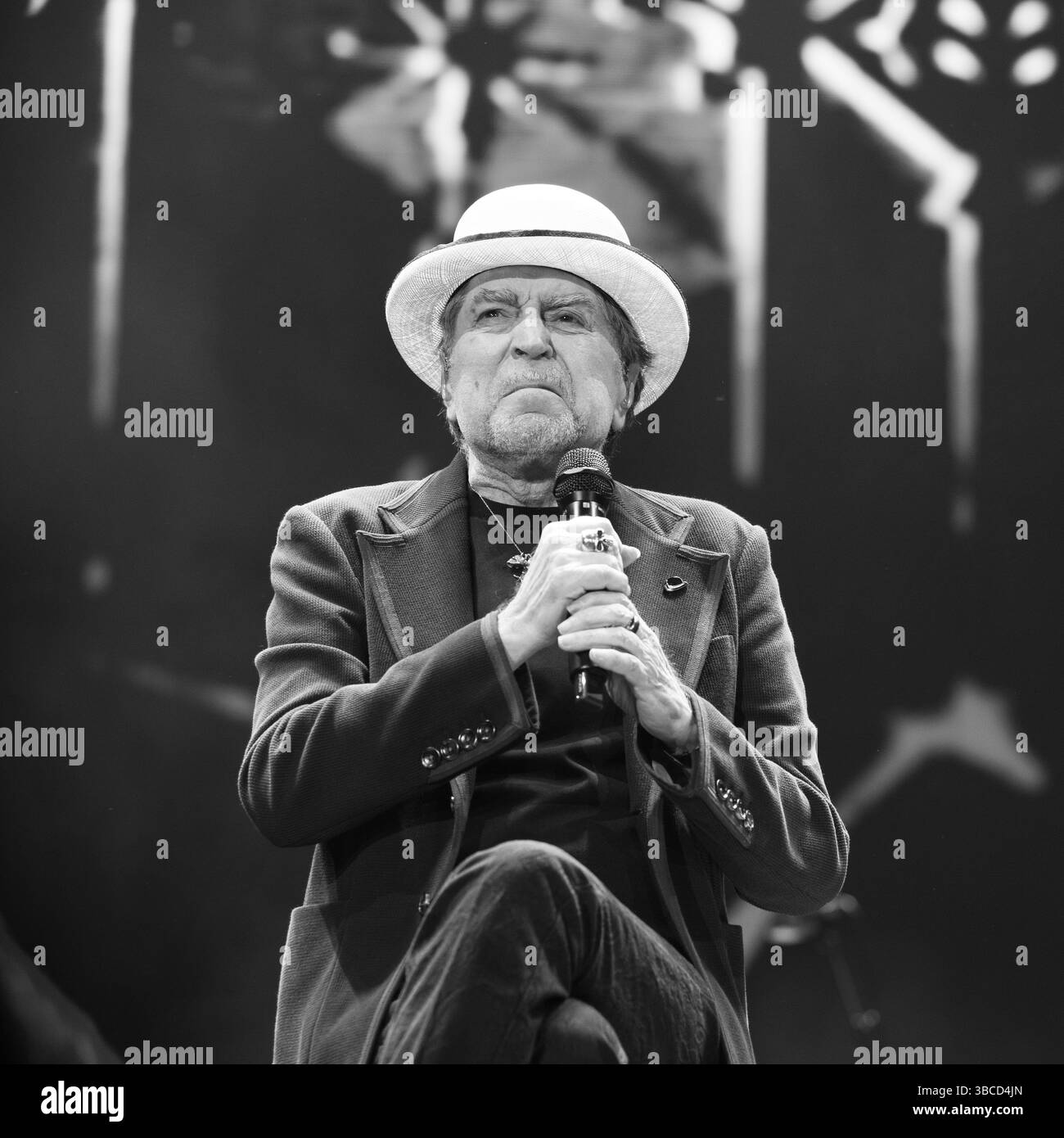 Madrid, Spain. 19th May, 2025. The singer Joaquin Sabina performs ...