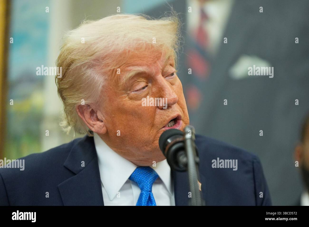 President Donald Trump speaks before presenting law enforcement ...