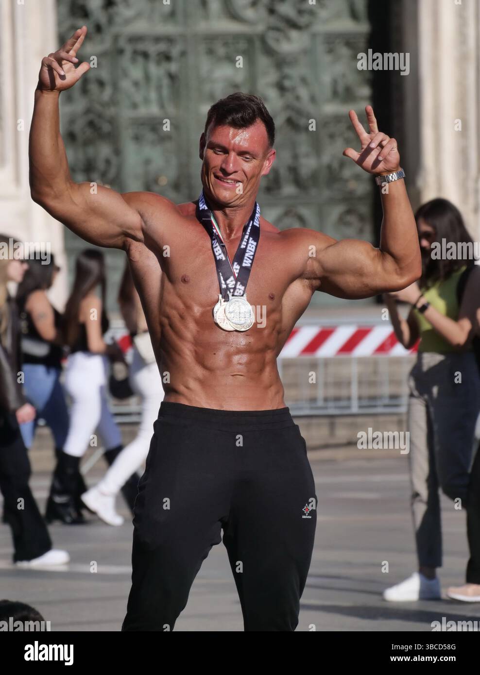 Valentin Pfister Swiss bodybuilder photo shoot in Piazza Duomo Milan ...