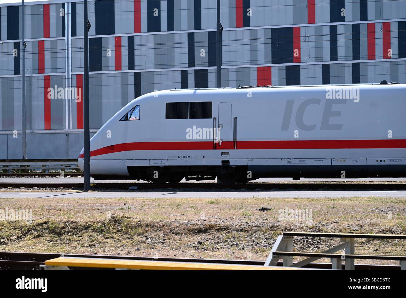 DB ICE Triebwagen *** DB ICE railcar Stock Photo - Alamy